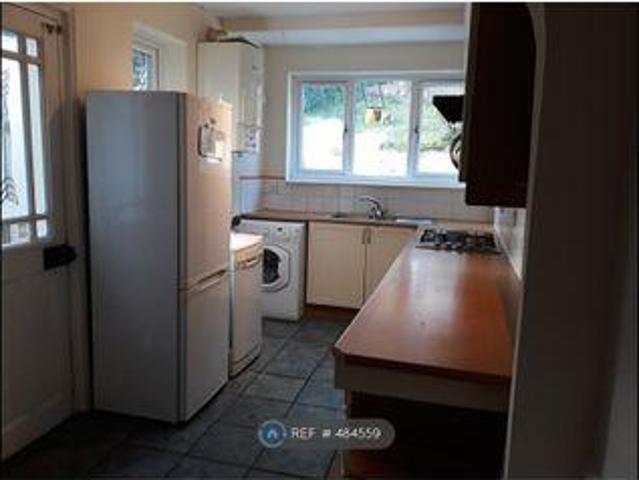 3 Bedrooms Semi detached house for rent in Churchill Road, South Croydon CR2