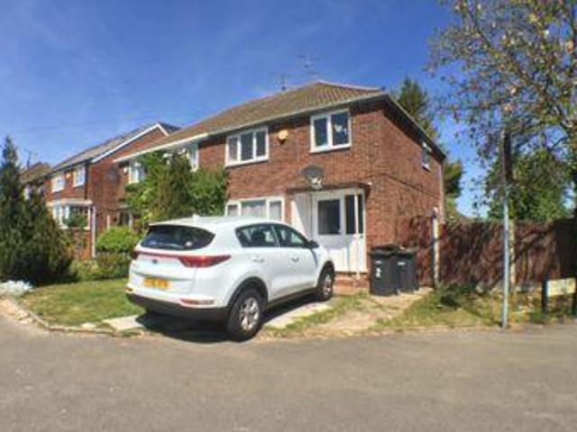 3 Bedrooms Semi detached house for rent in Charlwood Rd, Luton LU4