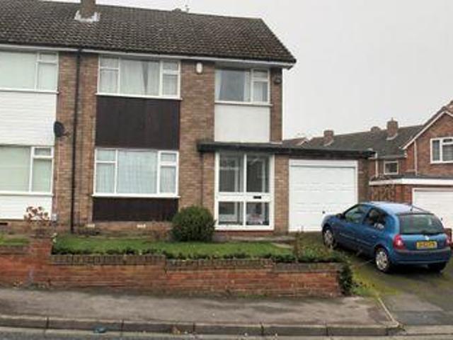 3 Bedrooms Semi detached house for rent in Charles Avenue, Wolverhampton WV4