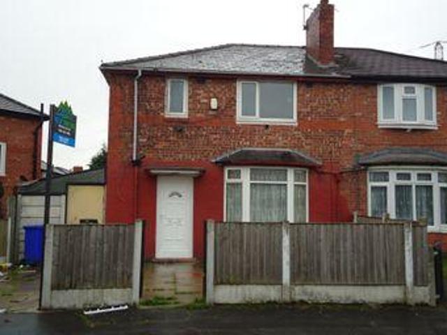 3 Bedrooms Semi detached house for rent in Chatwood Road, New Moston, Manchester M40
