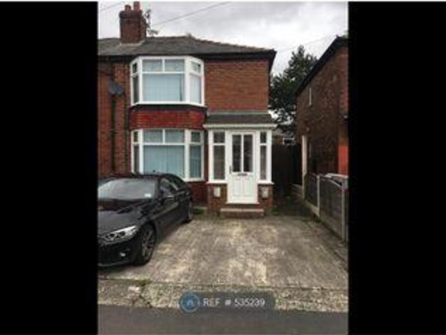3 Bedrooms Semi detached house for rent in Chaucer Avenue, Manchester M43
