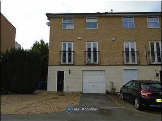 3 Bedrooms Semi detached house for rent in Chestnut Place, London SE26