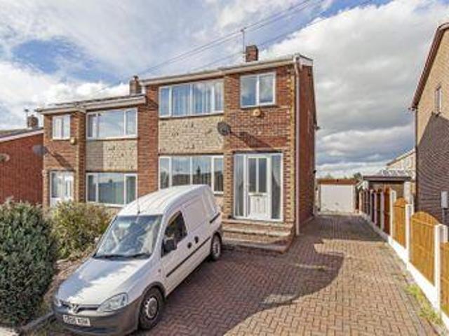 3 Bedrooms Semi detached house for rent in Chestnut Road, Sheffield S26