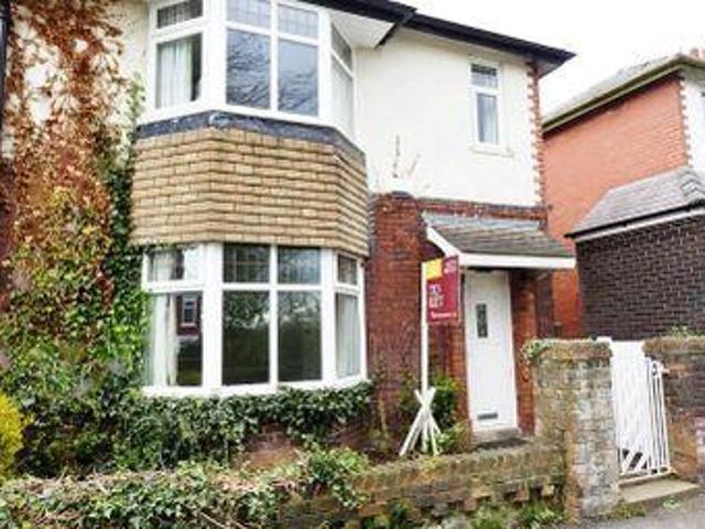 3 Bedrooms Semi detached house for rent in Cleveland Avenue, Fulwood, Preston PR2