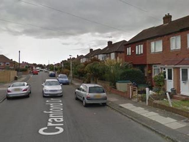 3 Bedrooms Semi detached house for rent in Cranford Drive, Hayes UB3