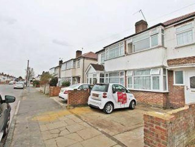 3 Bedrooms Semi detached house for rent in Cranford Drive, Hayes UB3