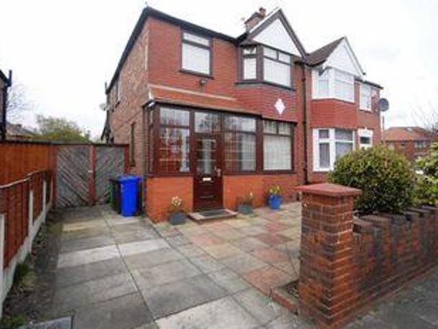 3 Bedrooms Semi detached house for rent in Crimsworth Avenue, Manchester M16