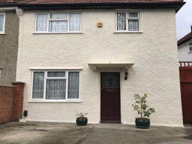 3 Bedrooms Semi detached house for rent in Crowley Crescent, Croydon CR0