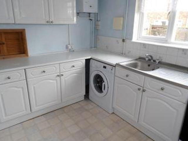 3 Bedrooms Semi detached house for rent in Amberley Drive, Hove BN3