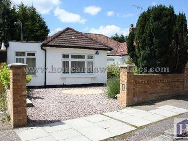 3 Bedrooms Semi detached house for rent in Abecorn Road, London NW7
