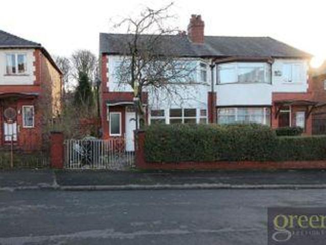 3 Bedrooms Semi detached house for rent in Albert Avenue, Prestwich, Manchester M25