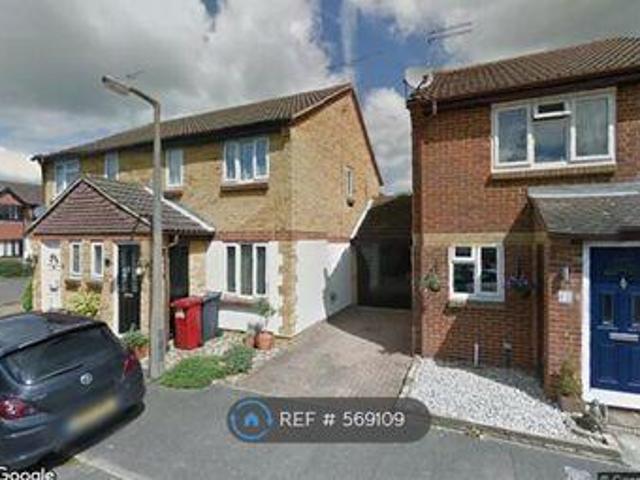 3 Bedrooms Semi detached house for rent in Alder Close, Slough SL1