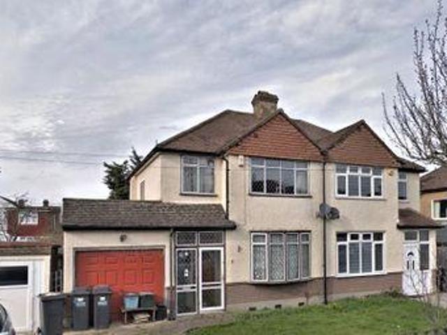 3 Bedrooms Semi detached house for rent in Aldersmead Avenue, Croydon CR0