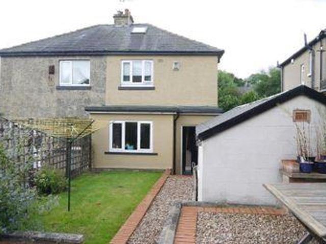 3 Bedrooms Semi detached house for rent in Apperley Road, Apperley Bridge, Bradford BD10