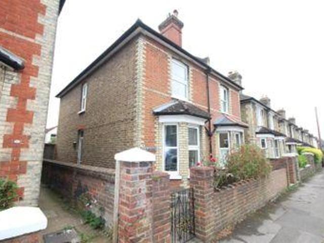 3 Bedrooms Semi detached house for rent in Artillery Road, Guildford GU1