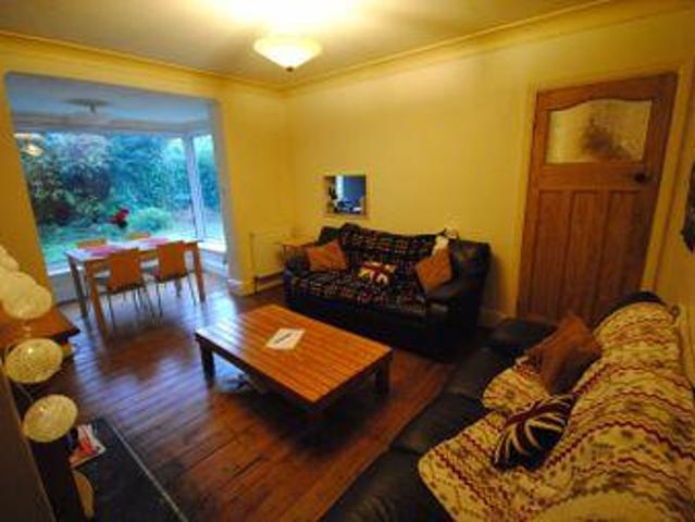 3 Bedrooms Semi detached house for rent in Ash Road, Leeds LS6