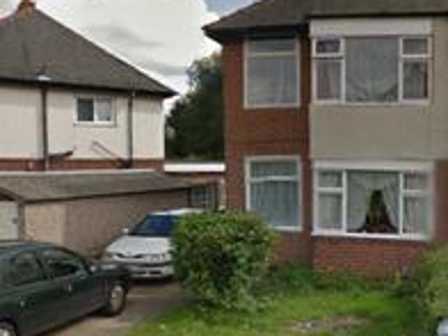 3 Bedrooms Semi detached house for rent in Ashmere Grove, Huddersfield HD2
