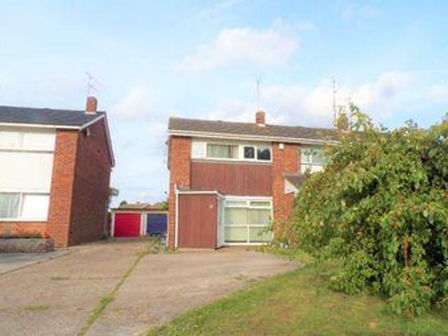 3 Bedrooms Semi detached house for rent in Austin Road, Woodley, Reading RG5