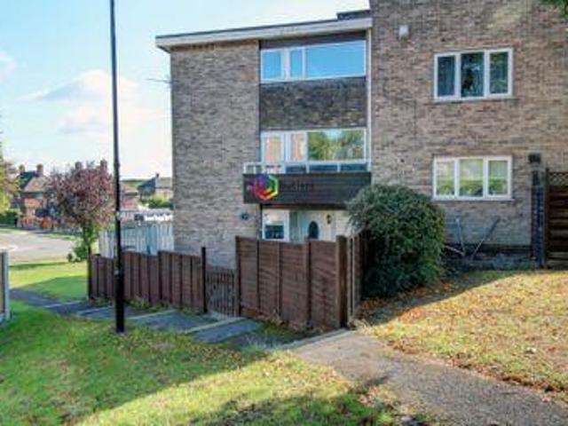 3 Bedrooms Semi detached house for rent in Bowden Wood Crescent, Sheffield S9