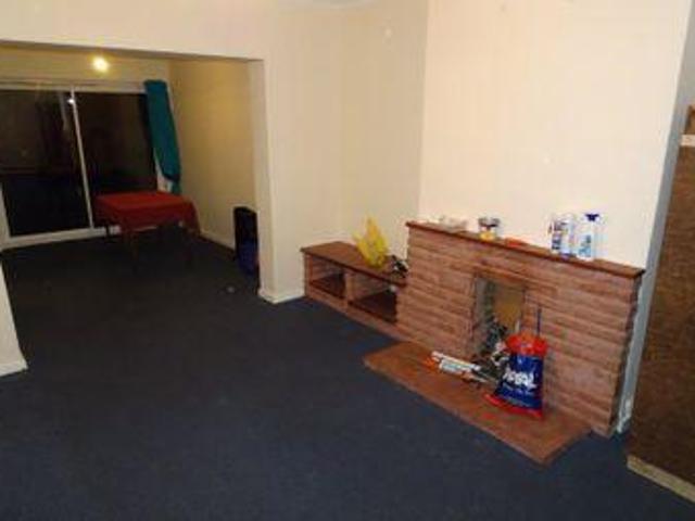 3 Bedrooms Semi detached house for rent in Bath Road, Hayes, Middlesex UB7