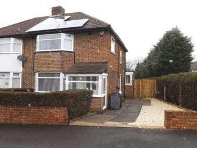 3 Bedrooms Semi detached house for rent in Batworth Road, Sheffield S5