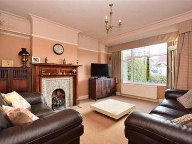 3 Bedrooms Semi detached house for rent in Bandon Rise, Wallington SM6