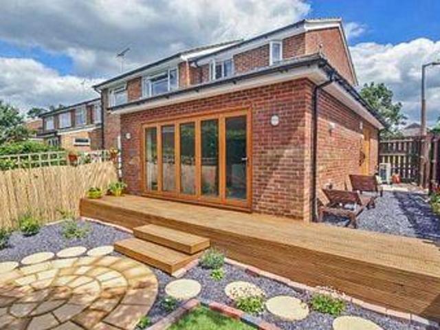3 Bedrooms Semi detached house for rent in Barclay Close, Hertford Heath, Hertford SG13