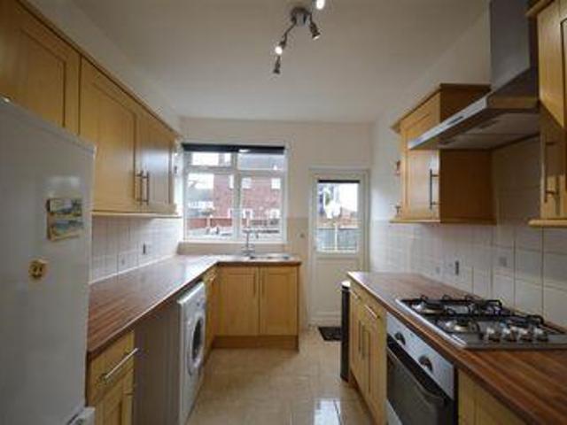 3 Bedrooms Semi detached house for rent in Barmouth Road, Croydon CR0