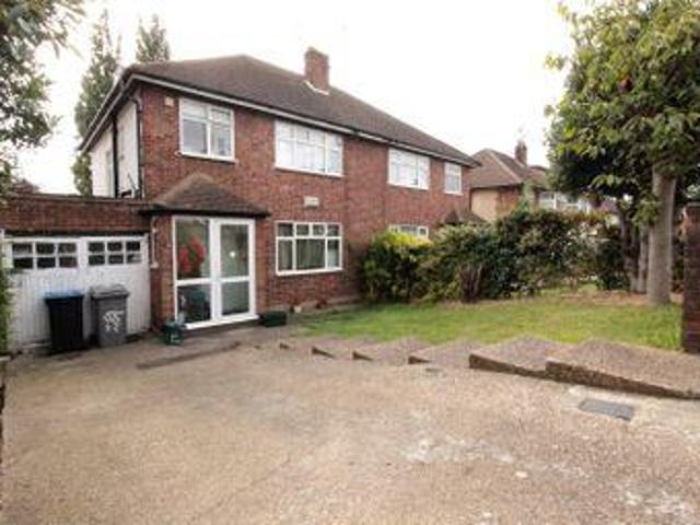 3 Bedrooms Semi detached house for rent in Barn Rise, Wembley HA9