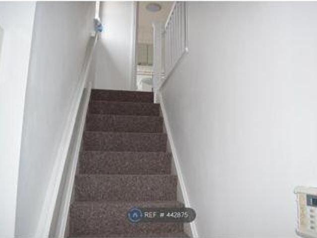 3 Bedrooms Semi detached house for rent in Barton Close, London NW4