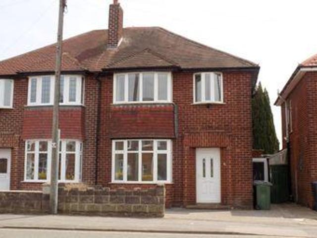 3 Bedrooms Semi detached house for rent in Beacon Road, Loughborough LE11