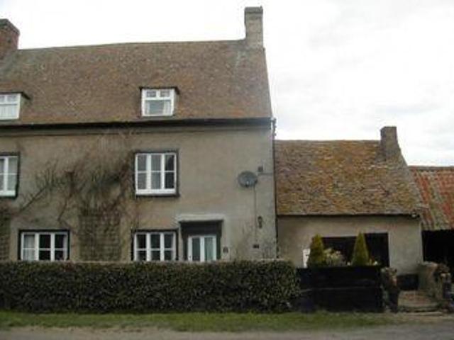 3 Bedrooms Semi detached house for rent in Bedford Road, Moggerhanger, Bedford MK44