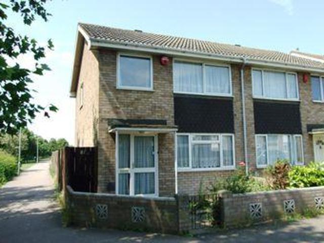 3 Bedrooms Semi detached house for rent in Beech Walk, Kempston, Bedford MK42