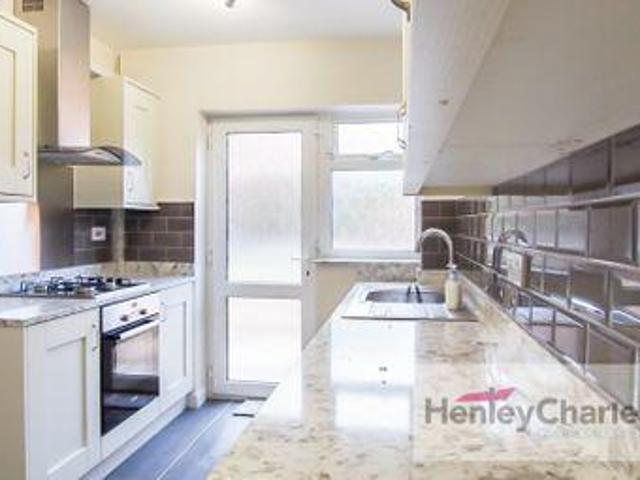 3 Bedrooms Semi detached house for rent in Beechmount Drive, Erdington, Birmingham B23