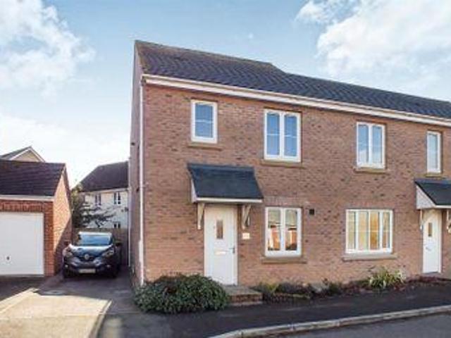 3 Bedrooms Semi detached house for rent in Belland Hill, Eynesbury, St. Neots PE19