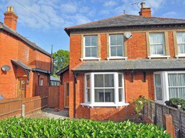 3 Bedrooms Semi detached house for rent in Belmont Crescent, Maidenhead SL6
