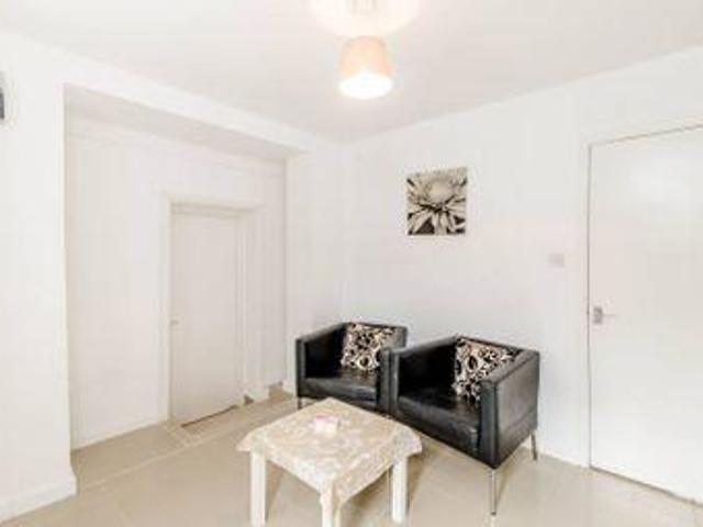 3 Bedrooms Semi detached house for rent in Berry Way, South Ealing, London W5
