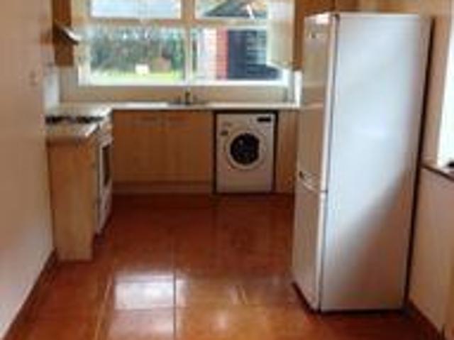 3 Bedrooms Semi detached house for rent in Birchfields Road, Manchester M14