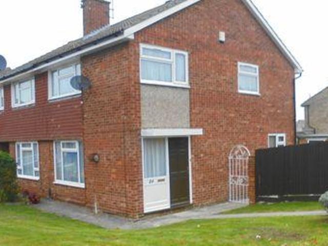 3 Bedrooms Semi detached house for rent in Birkdale Drive, Alwoodley, Leeds LS17