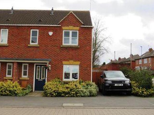 3 Bedrooms Semi detached house for rent in Bishop Lonsdale Way, Mickleover, Derby DE3