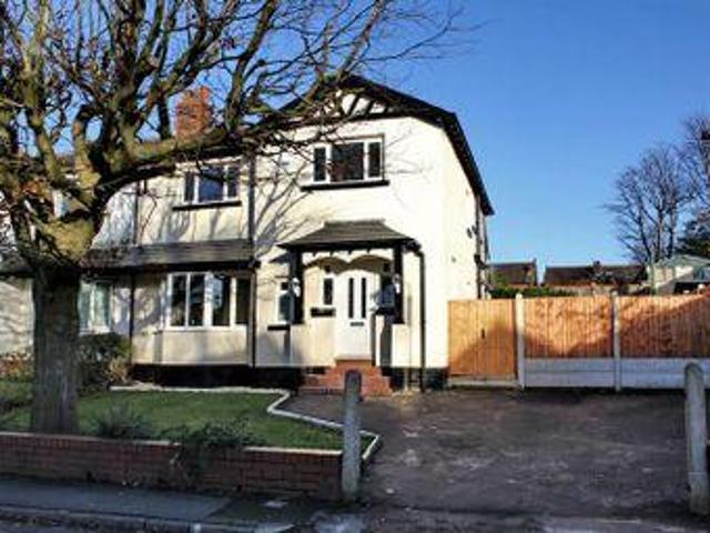 3 Bedrooms Semi detached house for rent in Bland Road, Prestwich, Manchester M25