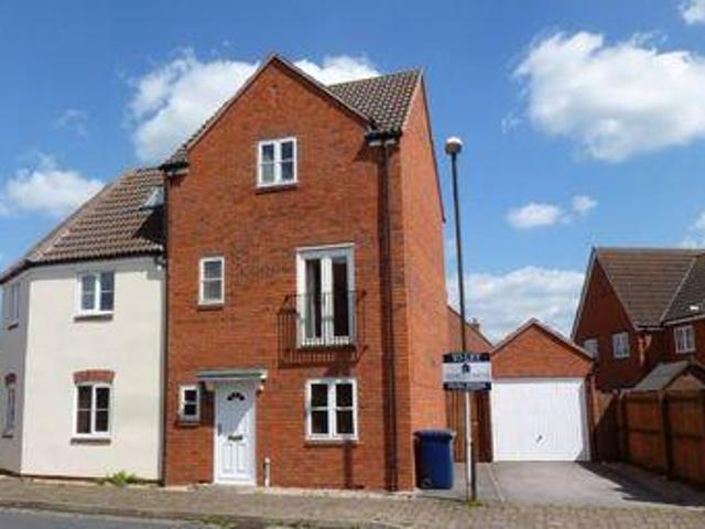 3 Bedrooms Semi detached house for rent in Bristow Road, Walton Cardiff, Tewkesbury GL20