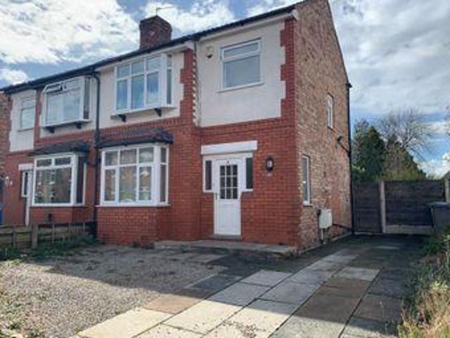 3 Bedrooms Semi detached house for rent in Brook Road, Flixton M41