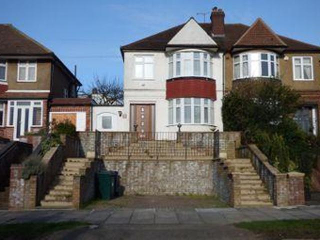3 Bedrooms Semi detached house for rent in Brookside South, East Barnet / Southgate Boarders EN4