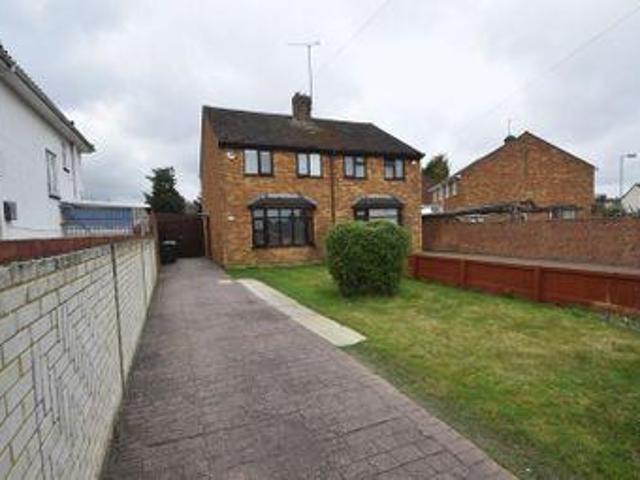 3 Bedrooms Semi detached house for rent in Browning Road, Luton LU4