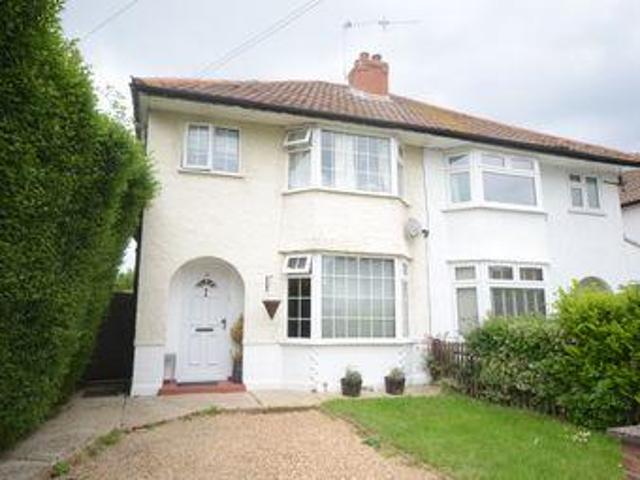 3 Bedrooms Semi detached house for rent in Buckland Crescent, Windsor SL4
