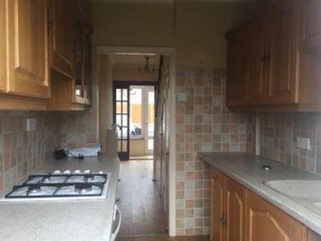 3 Bedrooms Semi detached house for rent in Gorse Way, Romford RM7