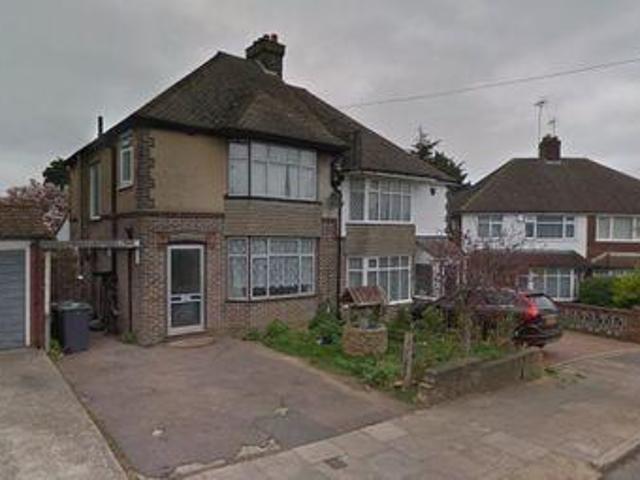 3 Bedrooms Semi detached house for rent in Graham Gardens, Luton LU3