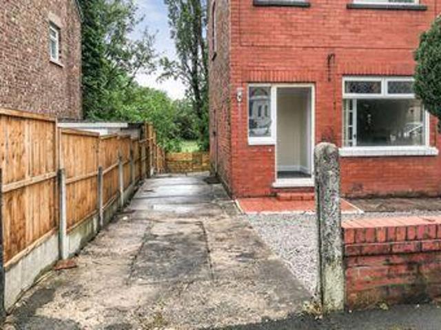 3 Bedrooms Semi detached house for rent in Grange Drive, Blackley, Manchester M9