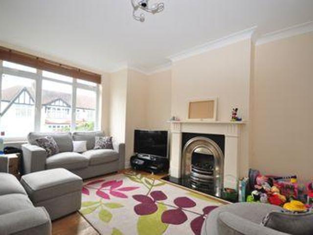 3 Bedrooms Semi detached house for rent in Grange Road, South Croydon CR2